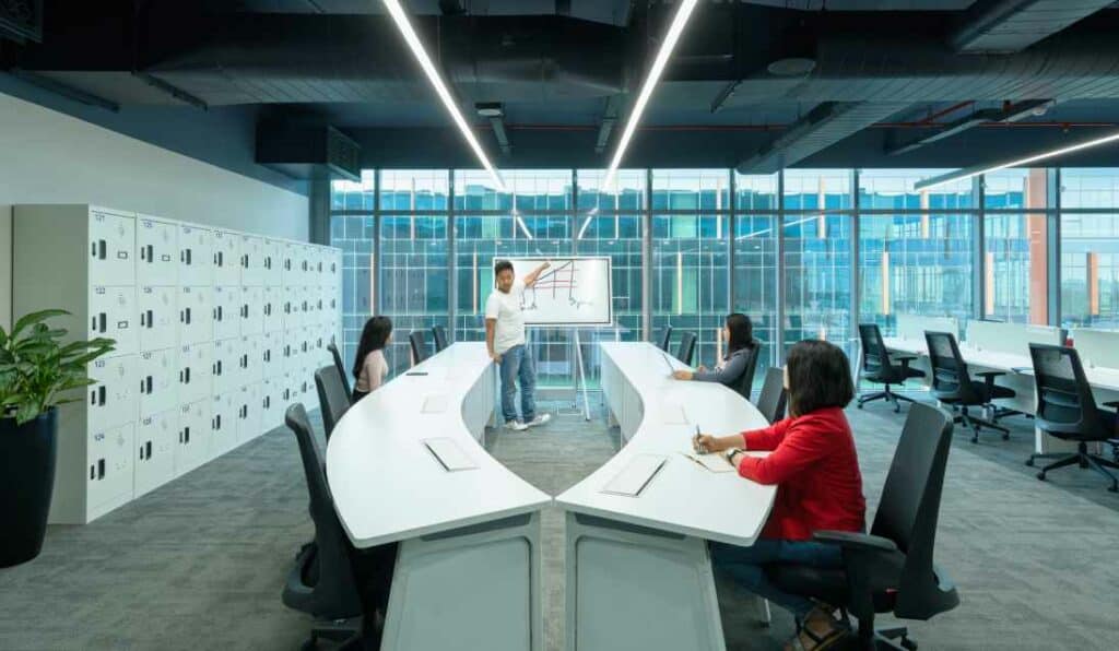 Multifunctional Office Design for Maximizing Workspace Utility